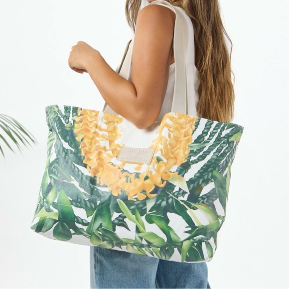 ALOHA Collection | Bags | Aloha Collection Aloha De Mele Collaboration ...